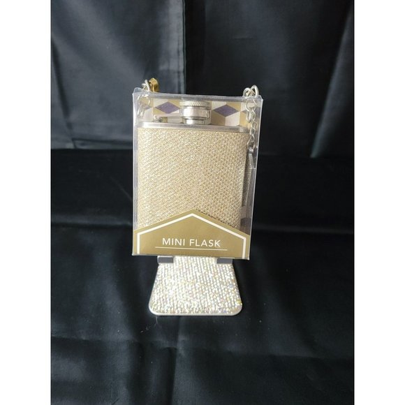 Alice in Wonderland | Other | Alice In Wonderland Drink Me Gold Bling ...